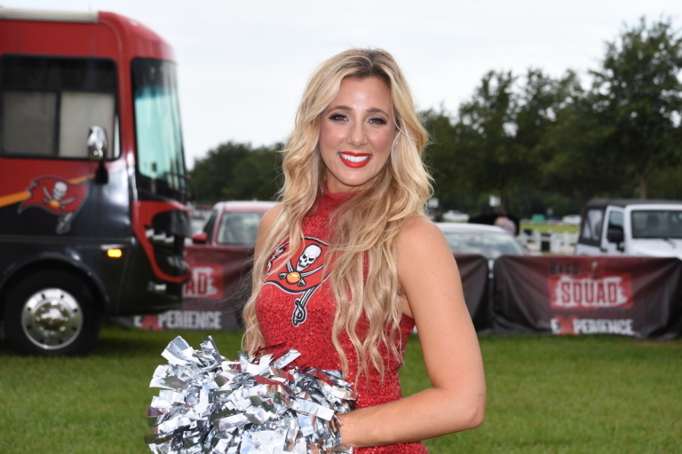 Buccaneer Cheerleaders In Preseason Action – Ultimate Cheerleaders