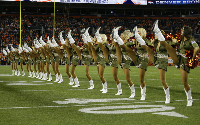 The Eagle: NFL Cheerleaders Week 10 – Ultimate Cheerleaders