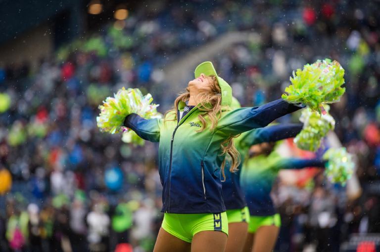 Seattle Sea Gals Photos from Week 9 – Ultimate Cheerleaders