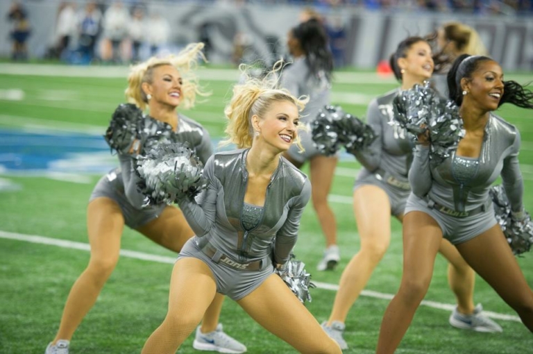 Detroit Lions Cheerleaders Photos from Week 15 – Ultimate Cheerleaders