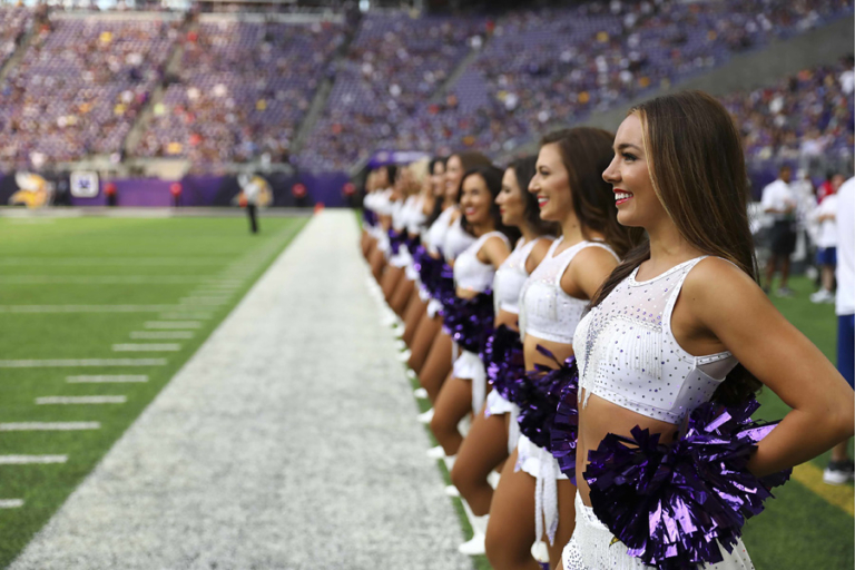 Minnesota Vikings – Ultimate Cheerleaders