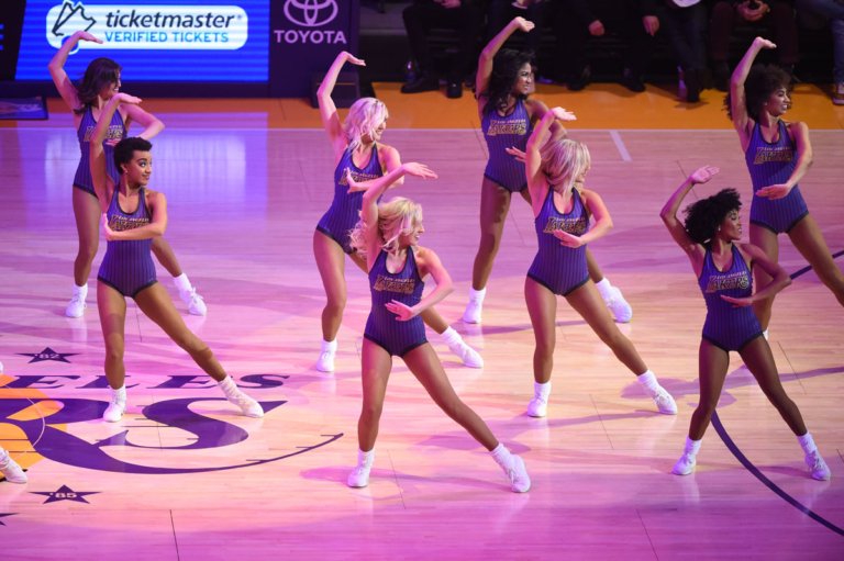 Los Angeles Lakers – Ultimate Cheerleaders