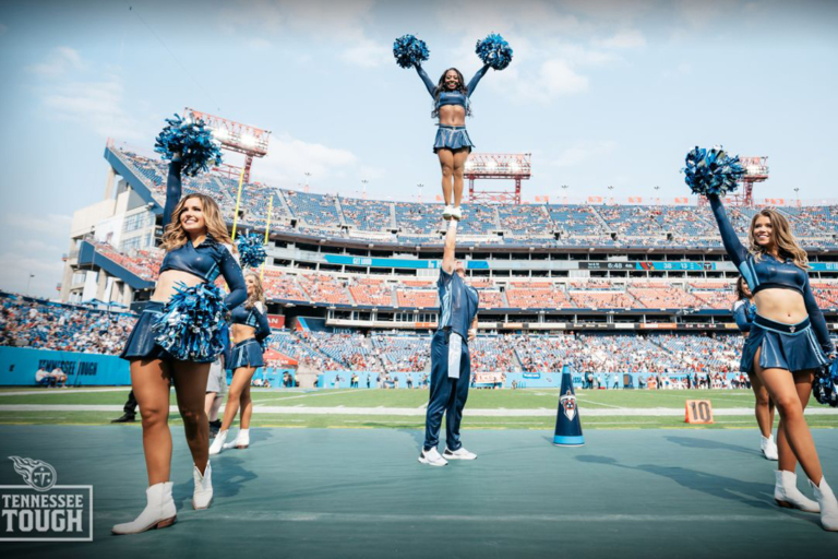 Tennessee Titans – Ultimate Cheerleaders