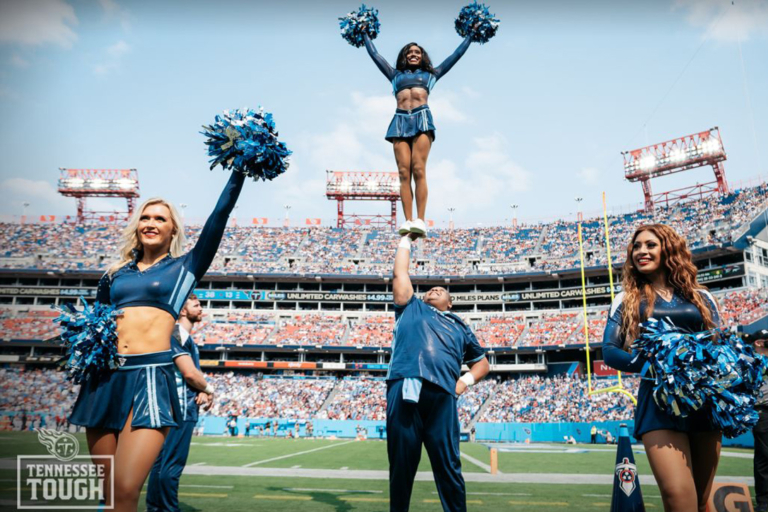 Tennessee Titans – Ultimate Cheerleaders