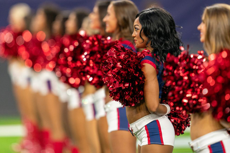Houston Texans – Ultimate Cheerleaders