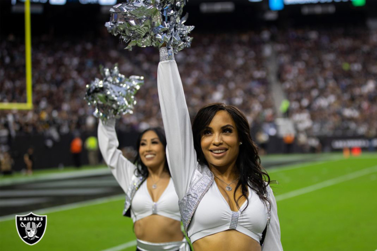 Las Vegas Raiders – Ultimate Cheerleaders