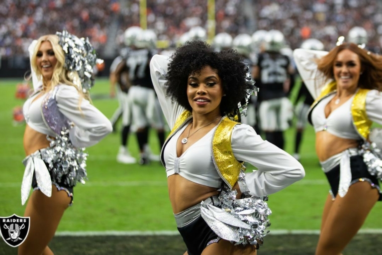 Las Vegas Raiders – Ultimate Cheerleaders